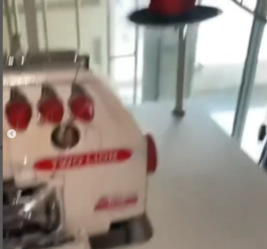 Two Lion Industrial Weaving Machine (Ogba) - OJBDECLUTTER